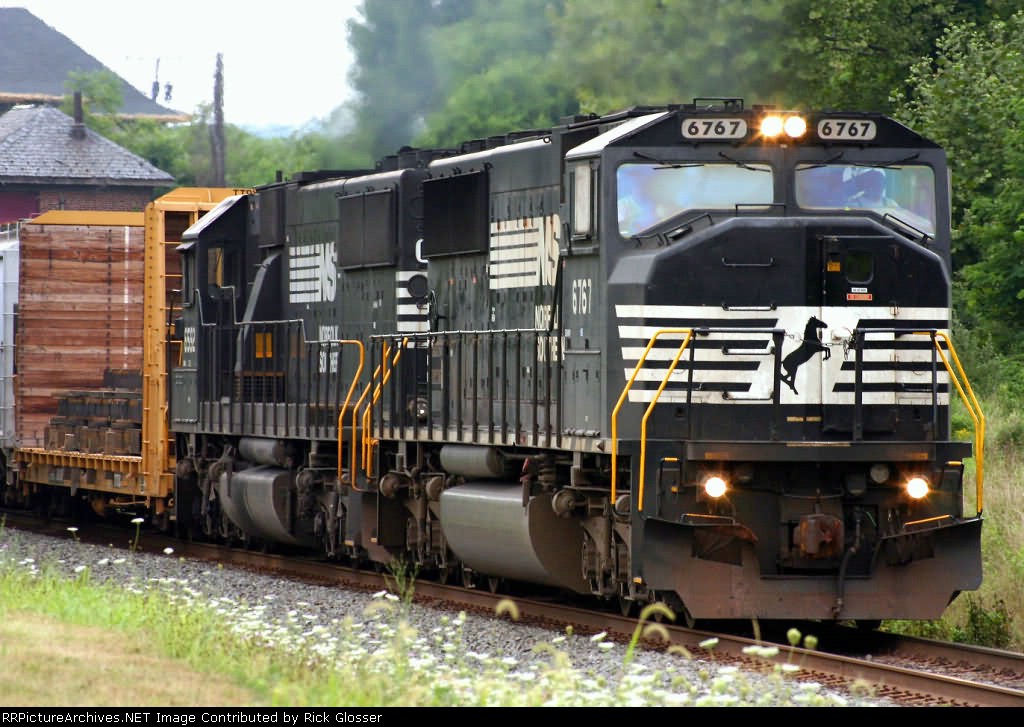 EB NS 32A @ 1612 hrs.